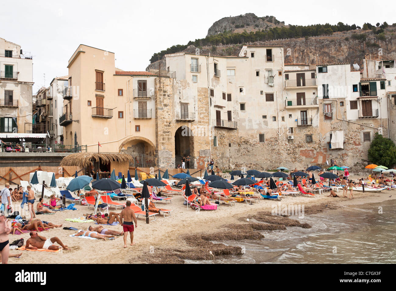 Cefalu beach hi-res stock photography and images - Alamy