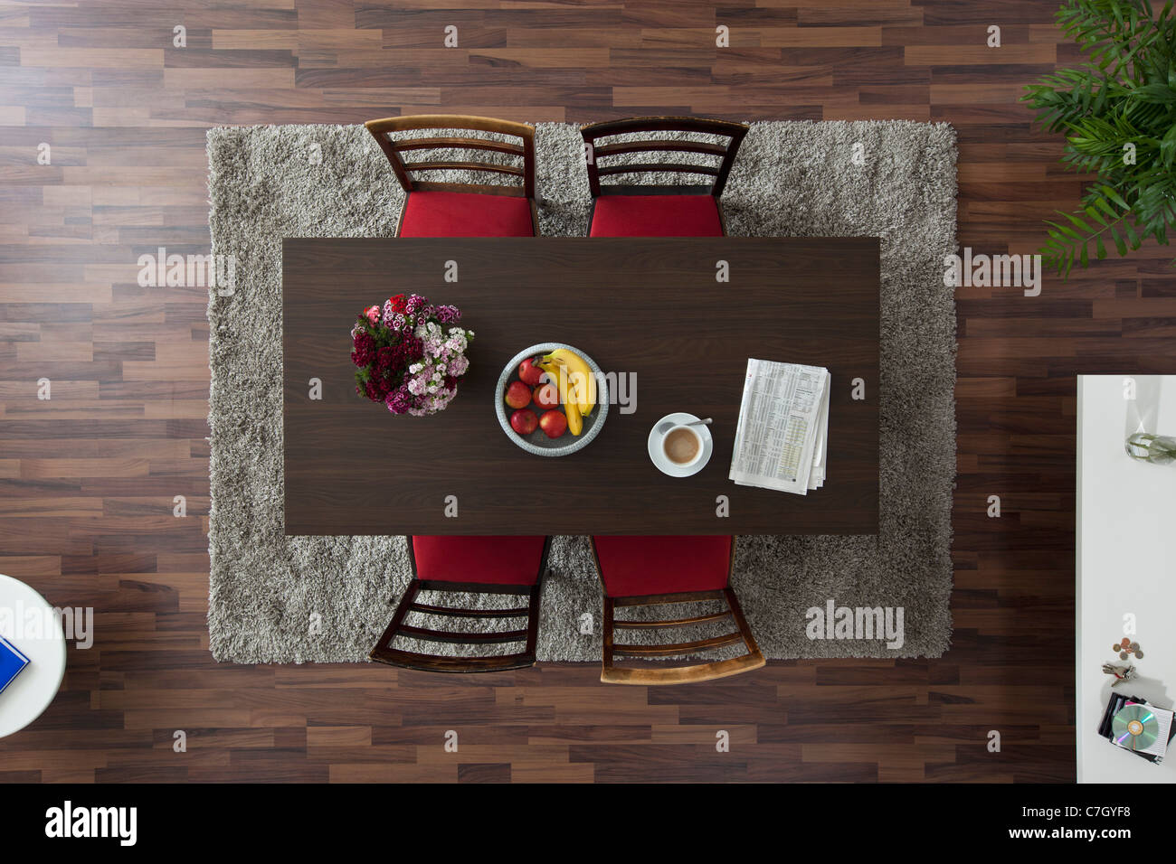 Dining table overhead hi-res stock photography and images - Alamy