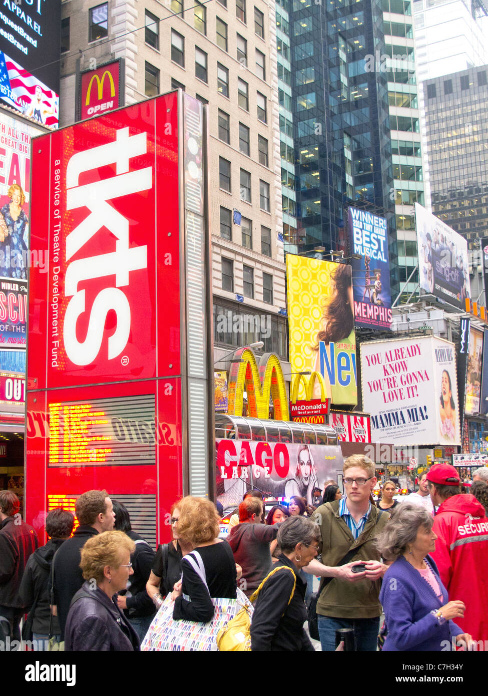 Tkts booth in times square NYC Stock Photo - Alamy