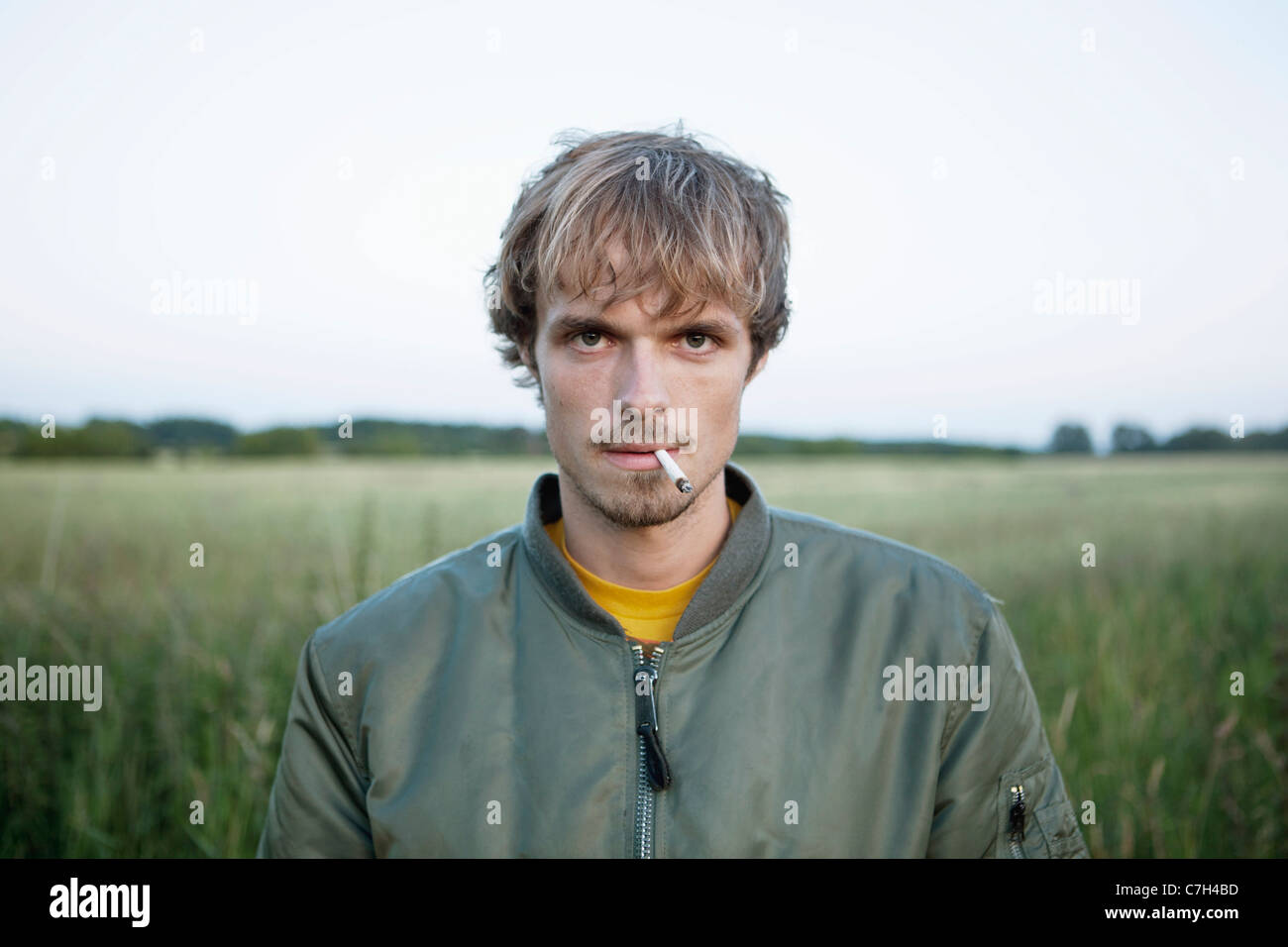 Profile man smoking hi-res stock photography and images - Alamy