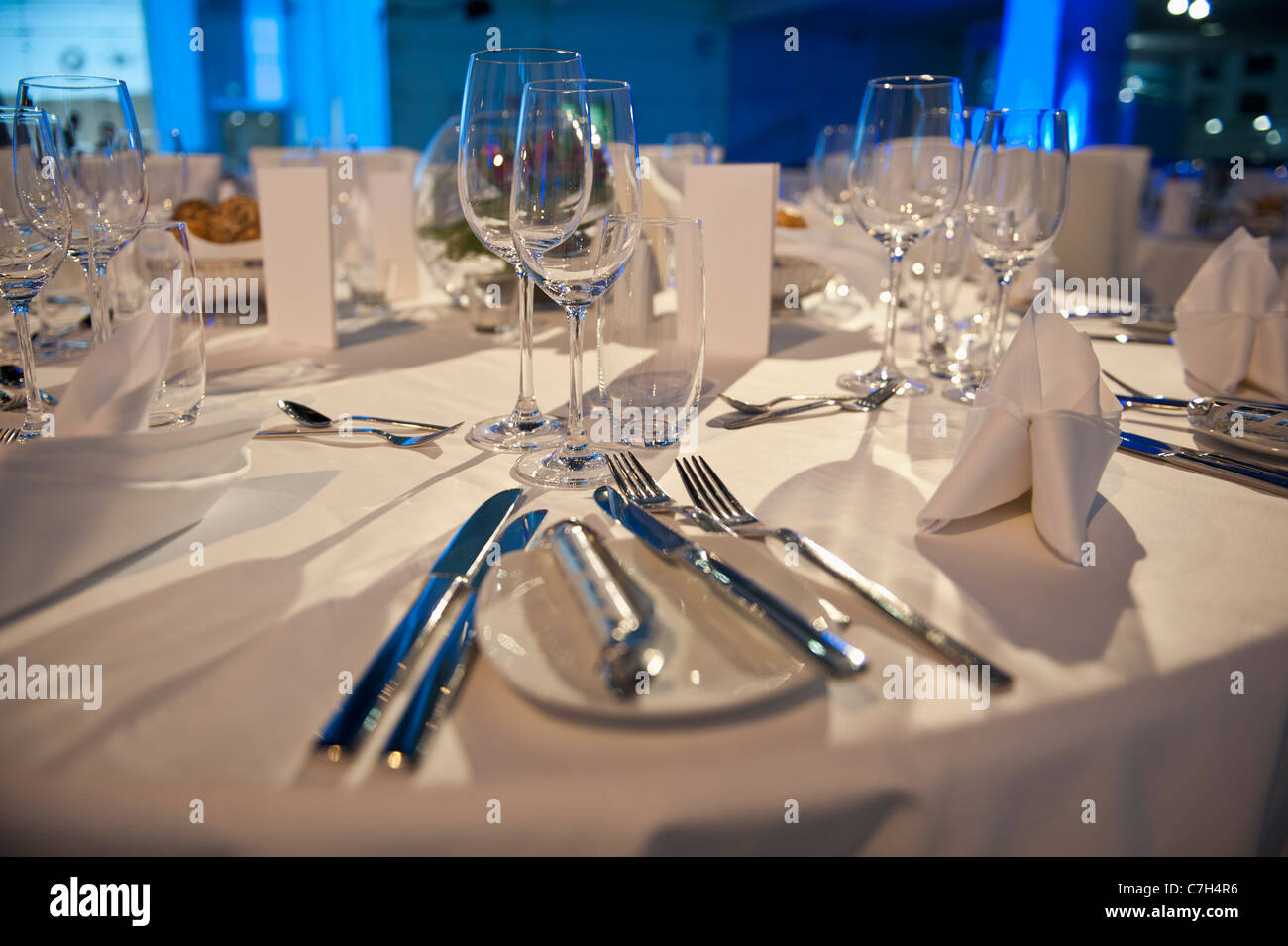 Set dining table Stock Photo - Alamy