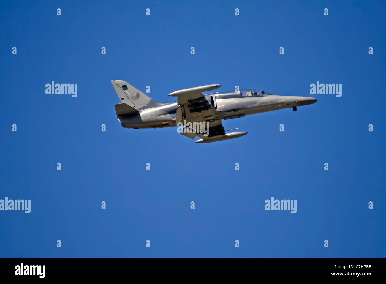 L 39 albatross jet aircraft hi-res stock photography and images - Alamy