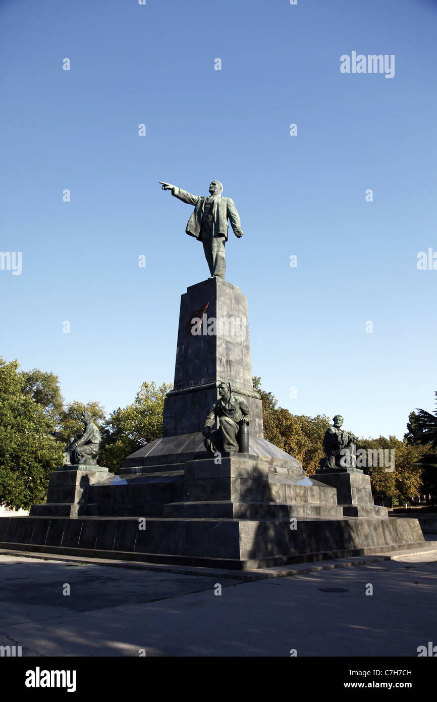Lenin statue ukraine hi-res stock photography and images - Alamy