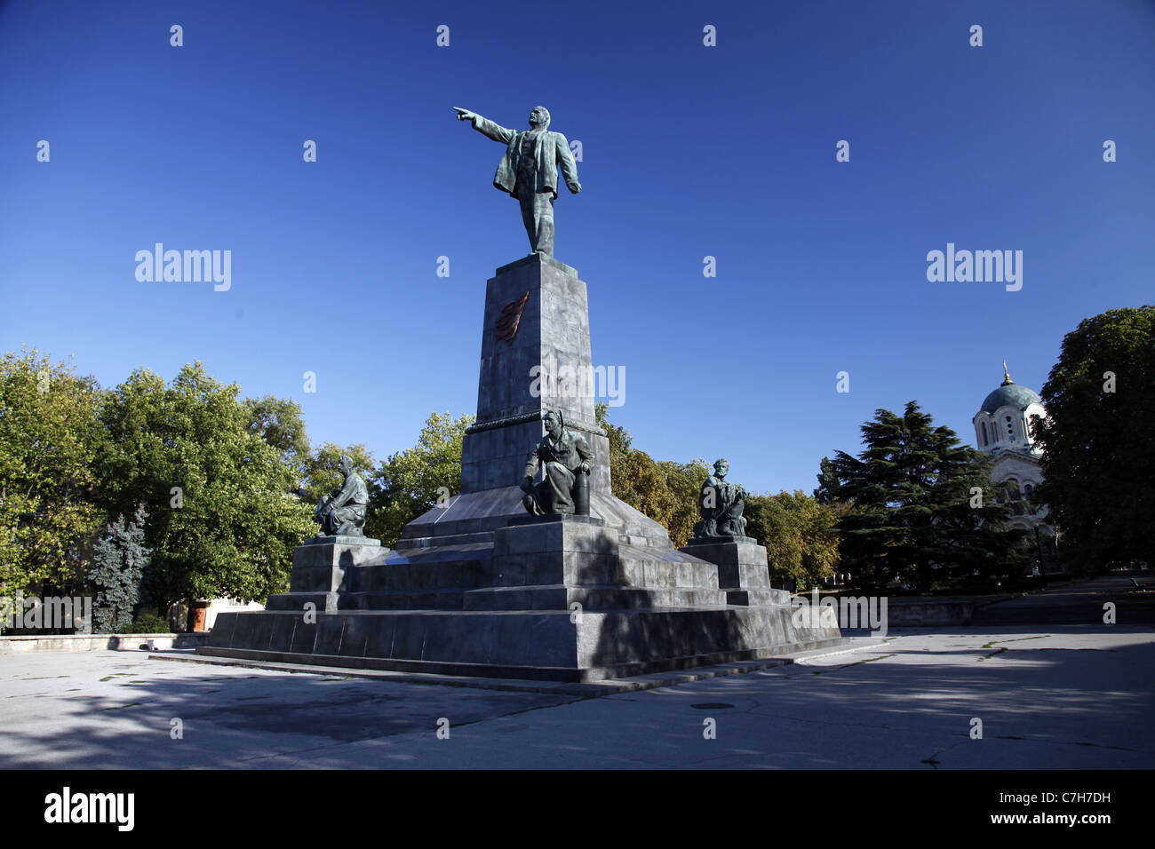 Lenin statue ukraine hi-res stock photography and images - Alamy