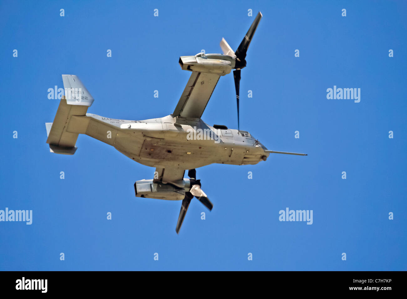 The V-22 Osprey helicopter performed at the Royal International Air ...