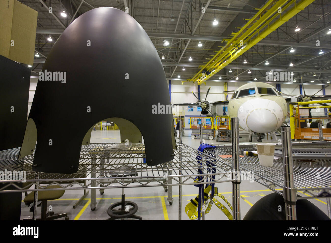 Airplanes in production hi-res stock photography and images - Alamy