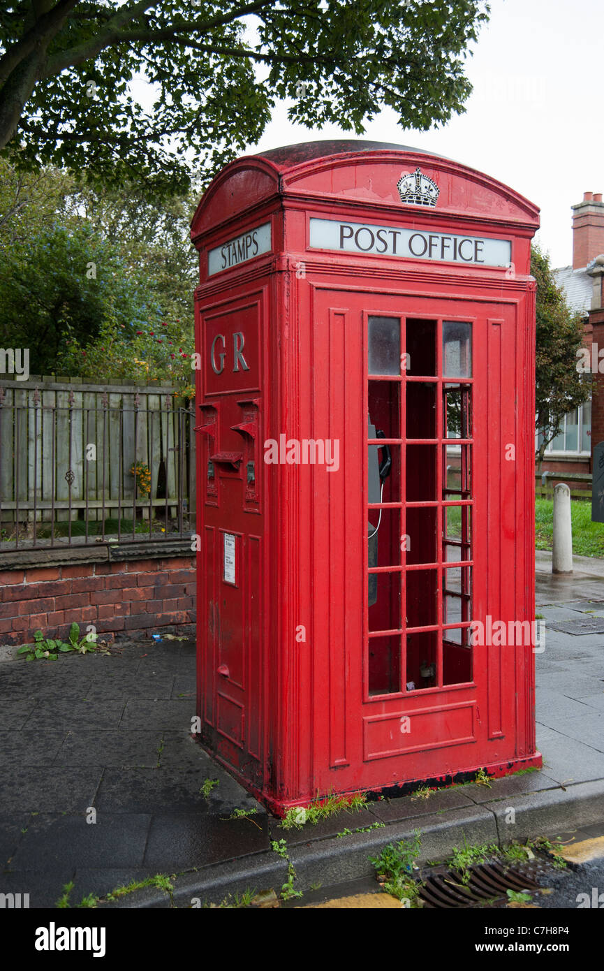 K4 red telephone box at whiteley bay hi-res stock photography and ...