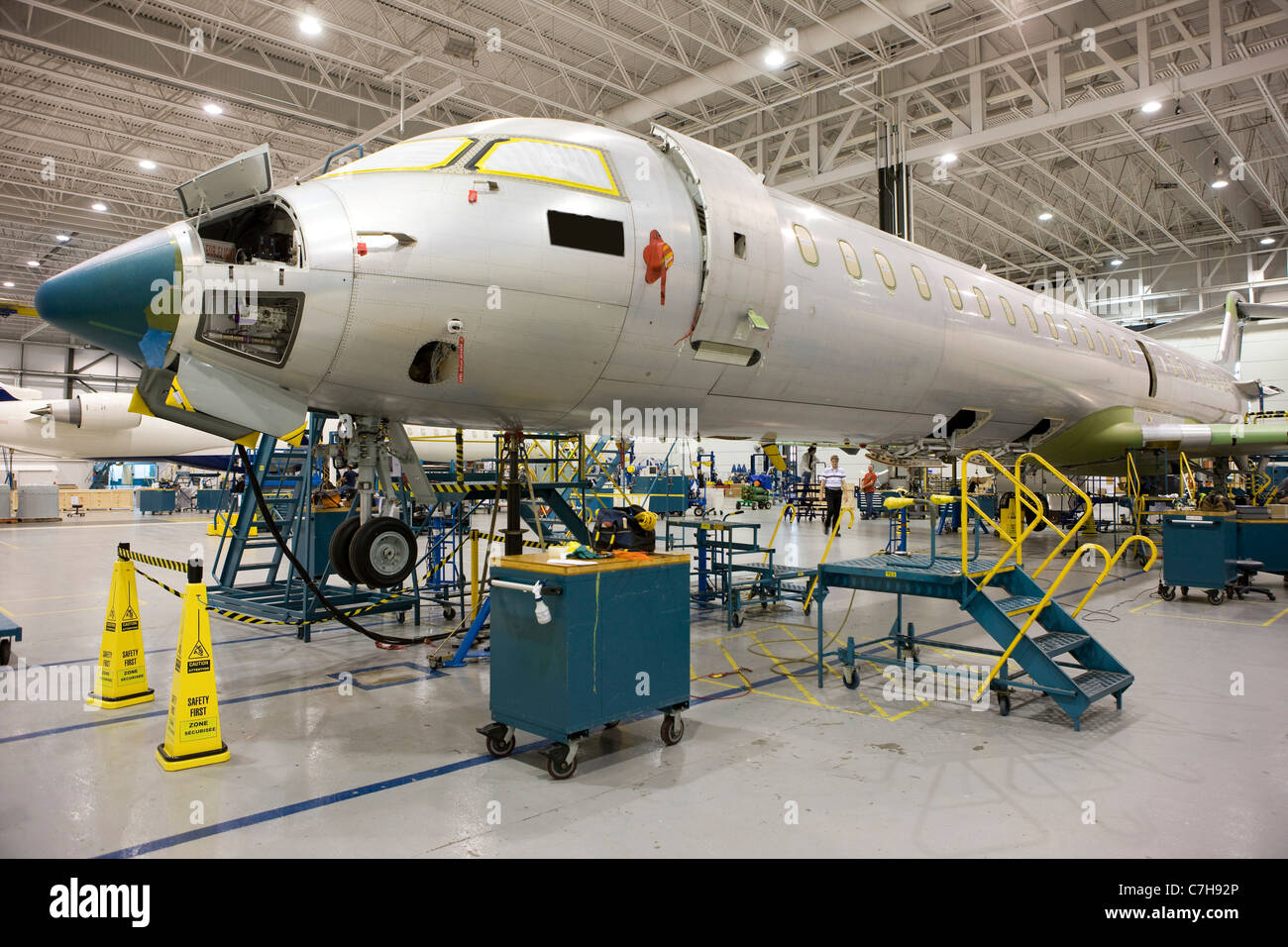 Crj 700 High Resolution Stock Photography and Images - Alamy