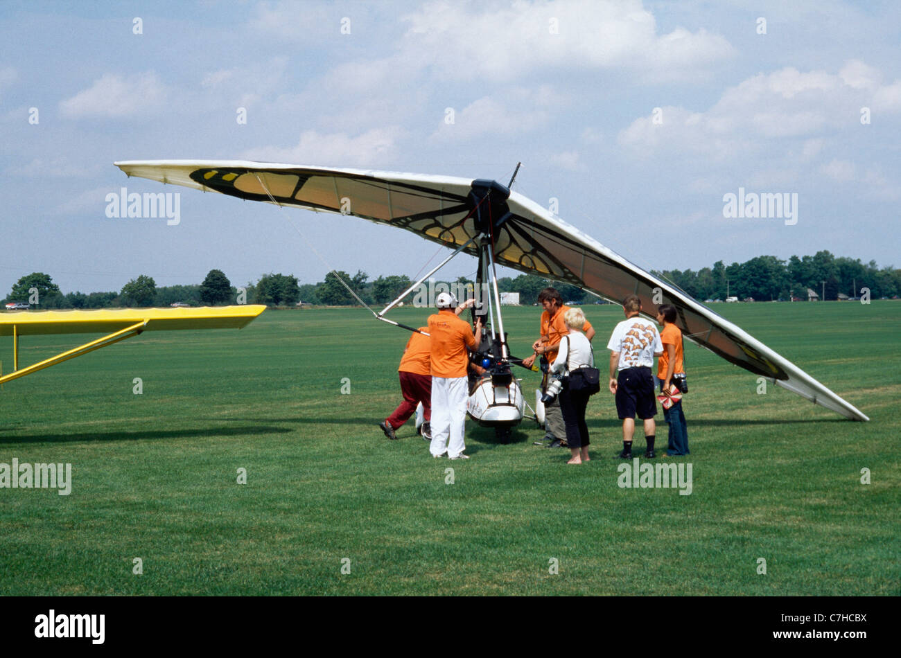 ULTRALIGHT AIRPLANE FOLLOWING BUTTERFLY MIGRATION Stock Photo - Alamy