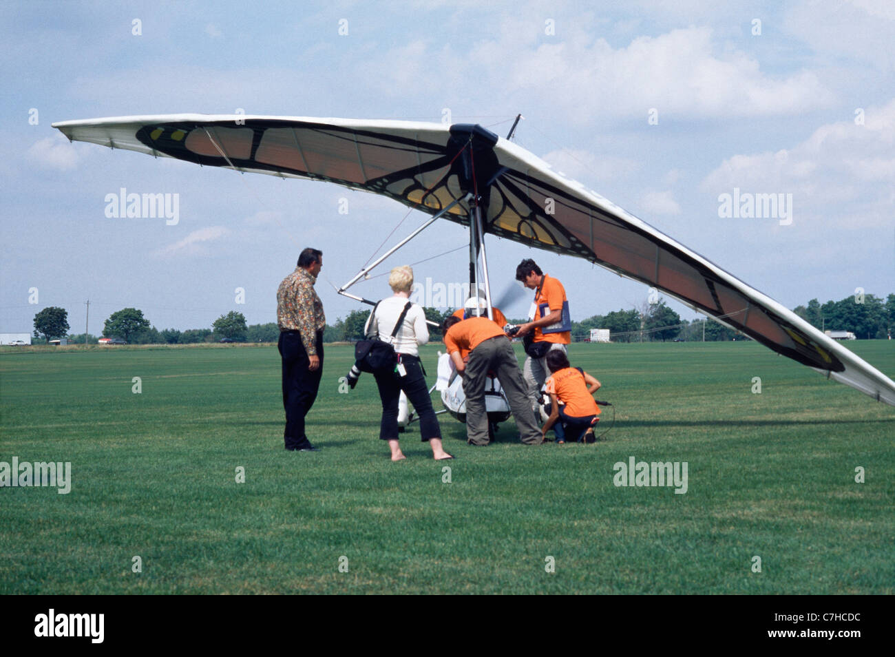 ULTRALIGHT AIRPLANE FOLLOWING BUTTERFLY MIGRATION Stock Photo - Alamy