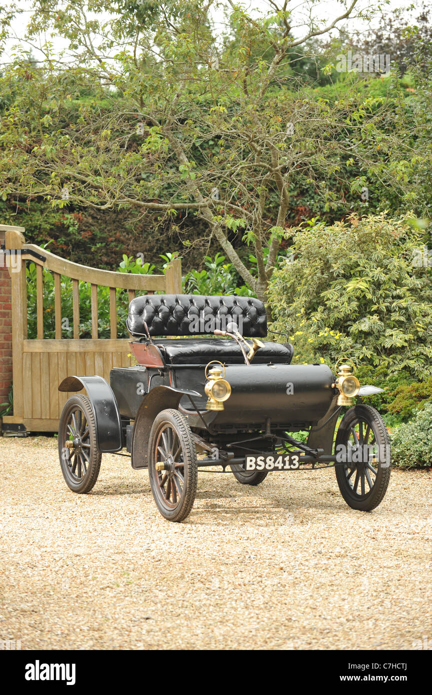 1904 Oldsmobile Model 6C 'Curved Dash' Runabout Stock Photo - Alamy