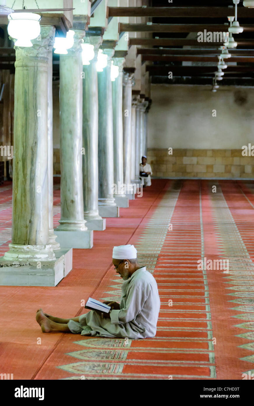 A man praying in the Alazhar Mosque - Islamic Cairo, Lower Egypt Stock ...