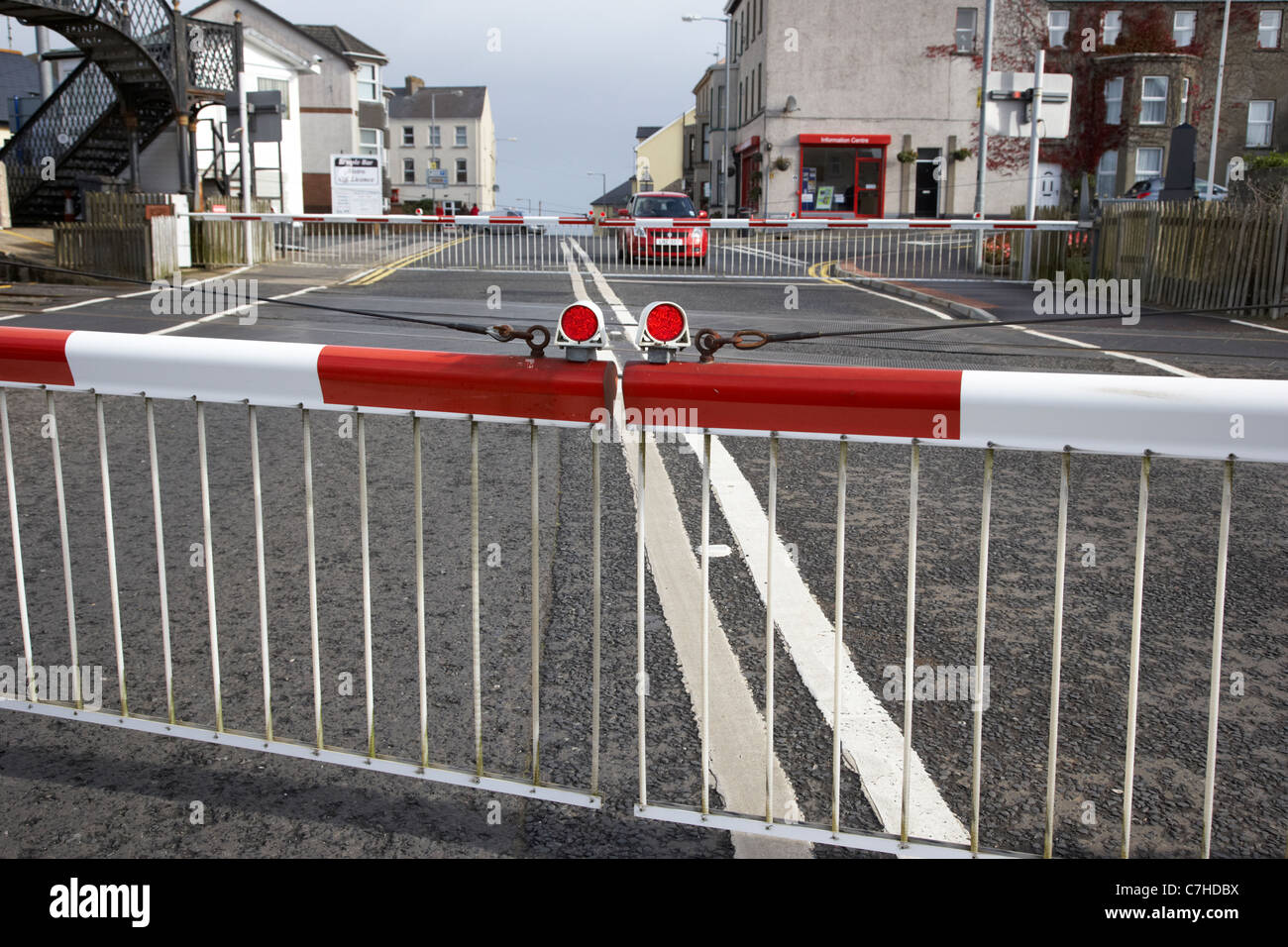 Railway Crossing Gates Level Crossing Stock Photos & Railway Crossing ...