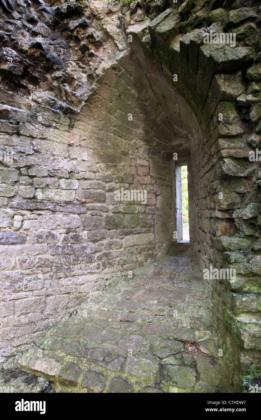 Medieval castle arrow loop ruin hi-res stock photography and images - Alamy