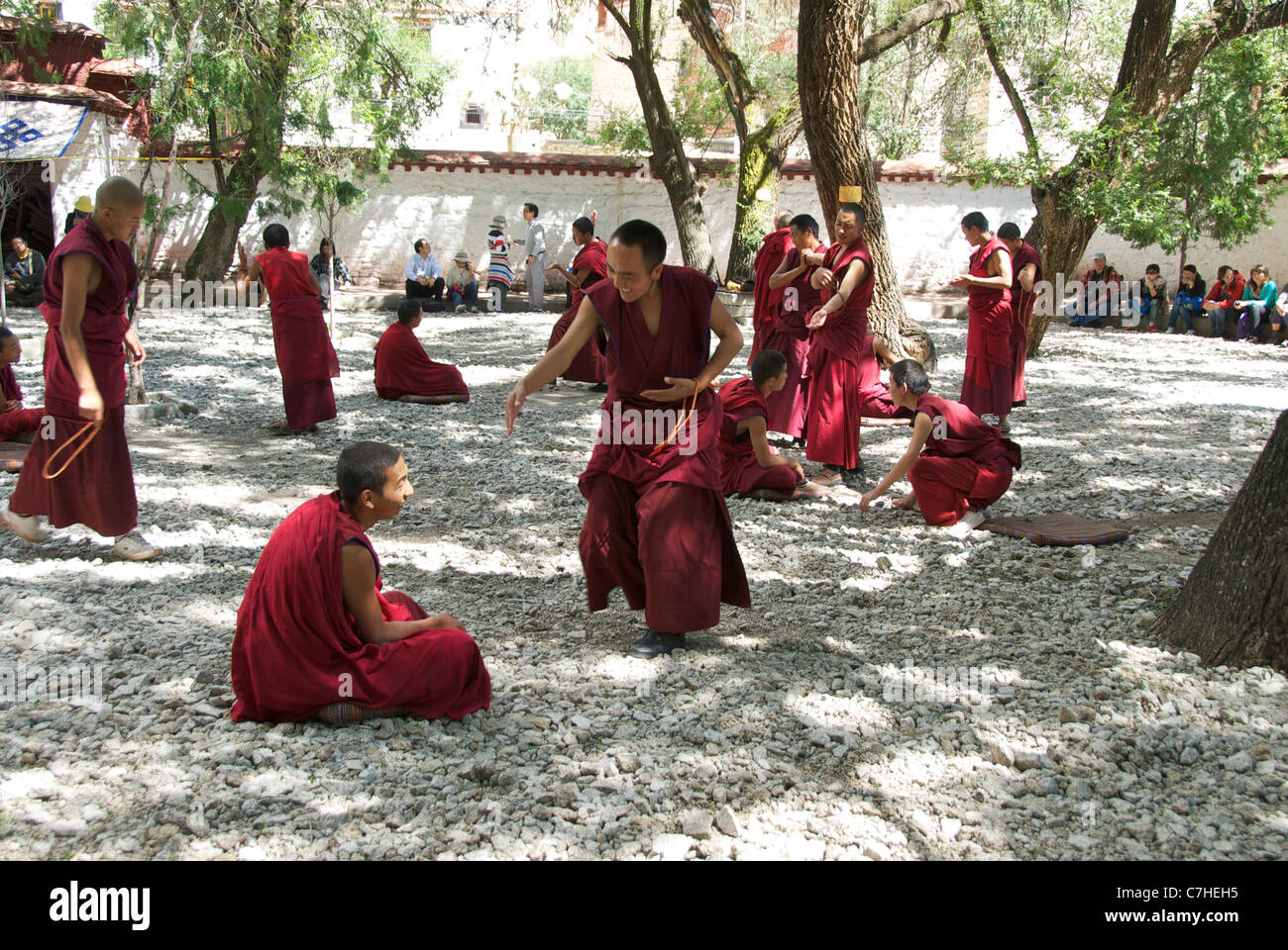 China buddhist monks hi-res stock photography and images - Alamy