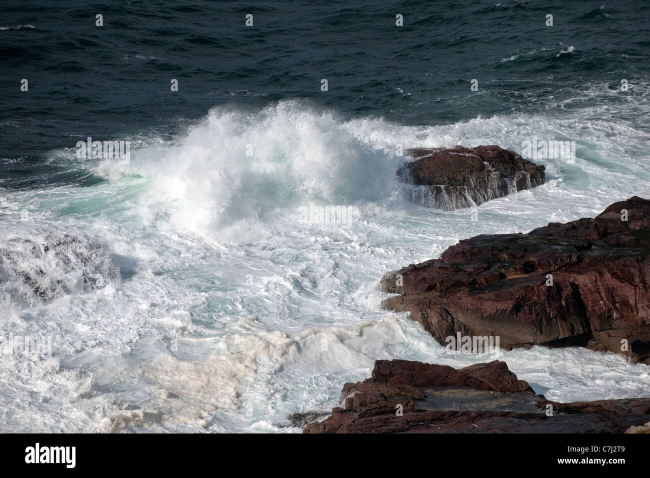 Waves crashing over the rocks hi-res stock photography and images - Alamy