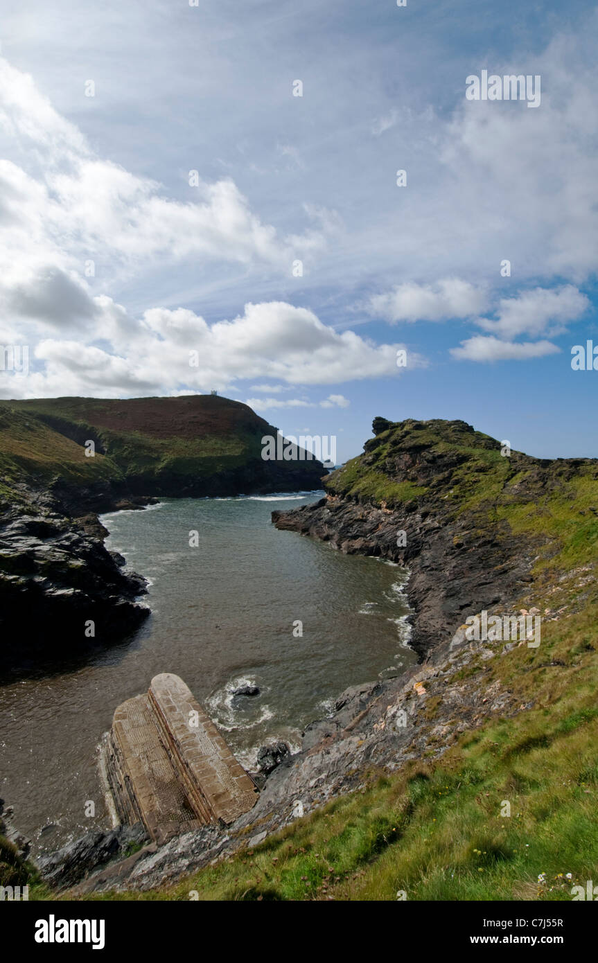 Portrait view of Boscastle harbour Stock Photo - Alamy