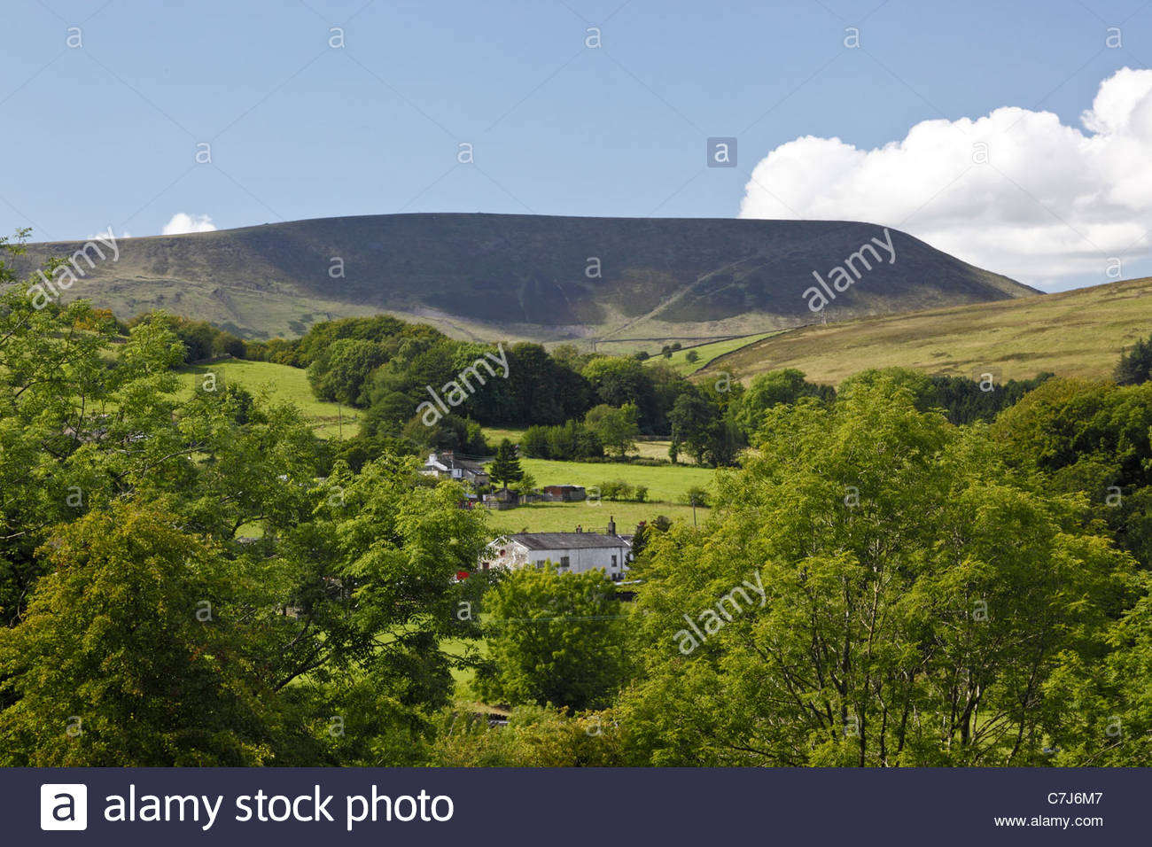 Pendle Hill Lancashire Stock Photos & Pendle Hill Lancashire Stock ...