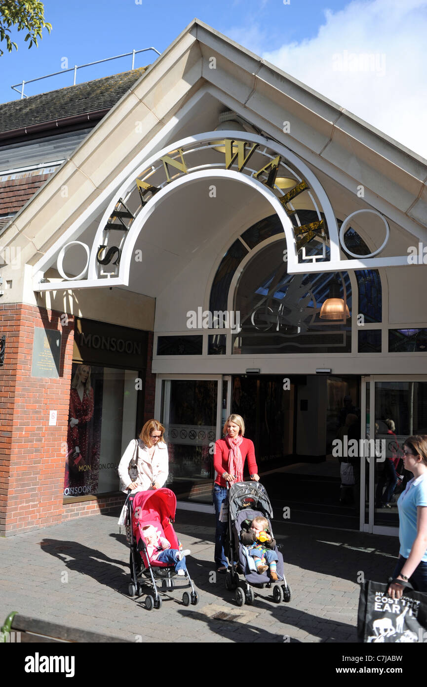 The swan shopping centre hi-res stock photography and images - Alamy