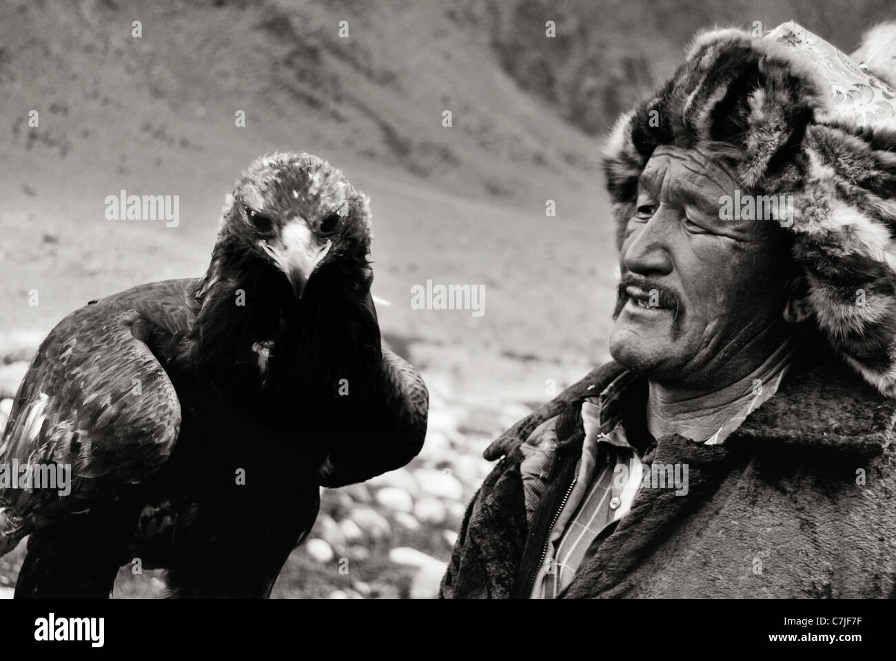 Faces beyond frontiers, Ardibai, Kazakh eagle hunter from the Altai ...