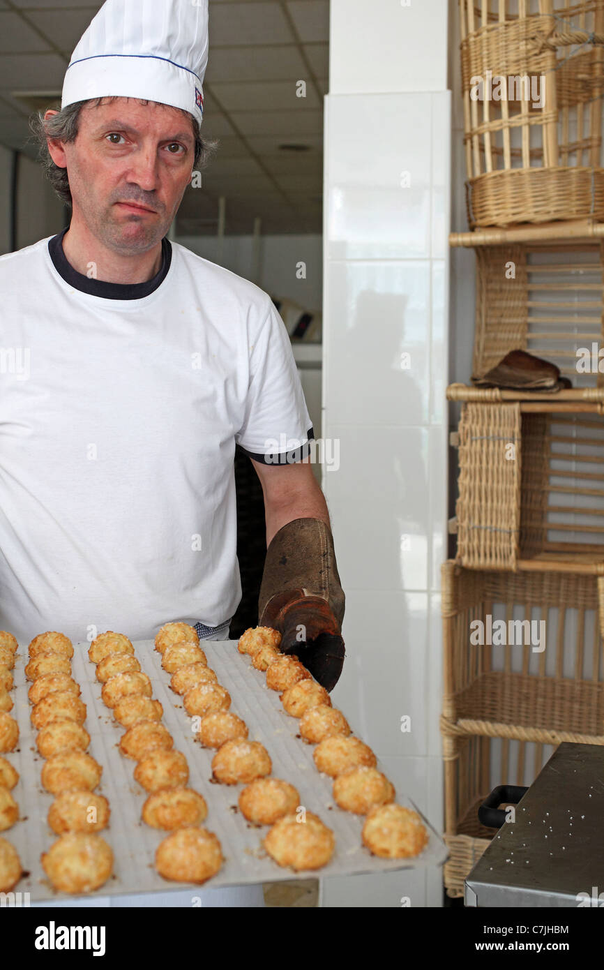 pastry chef cooking Stock Photo - Alamy