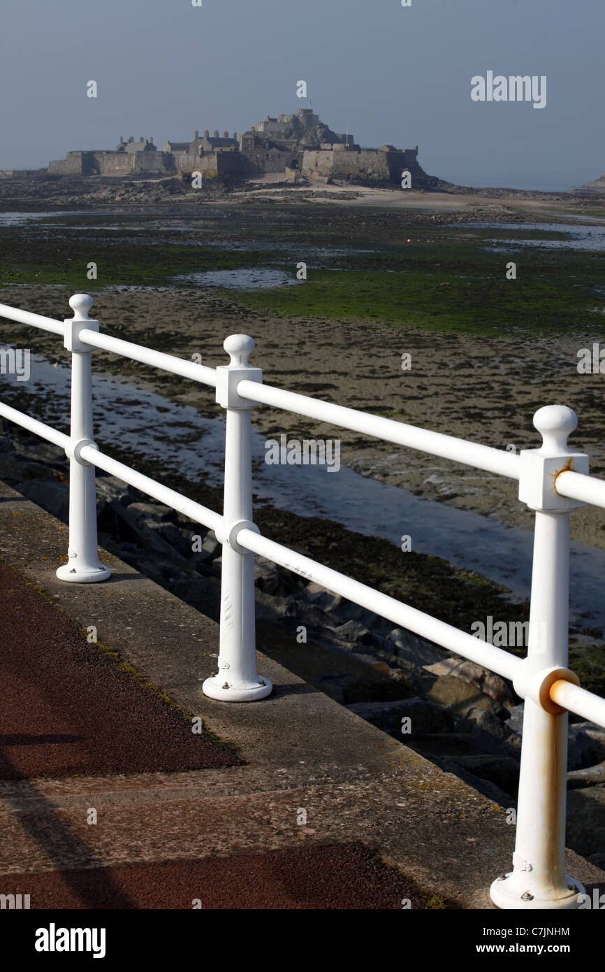 White railings hi-res stock photography and images - Alamy