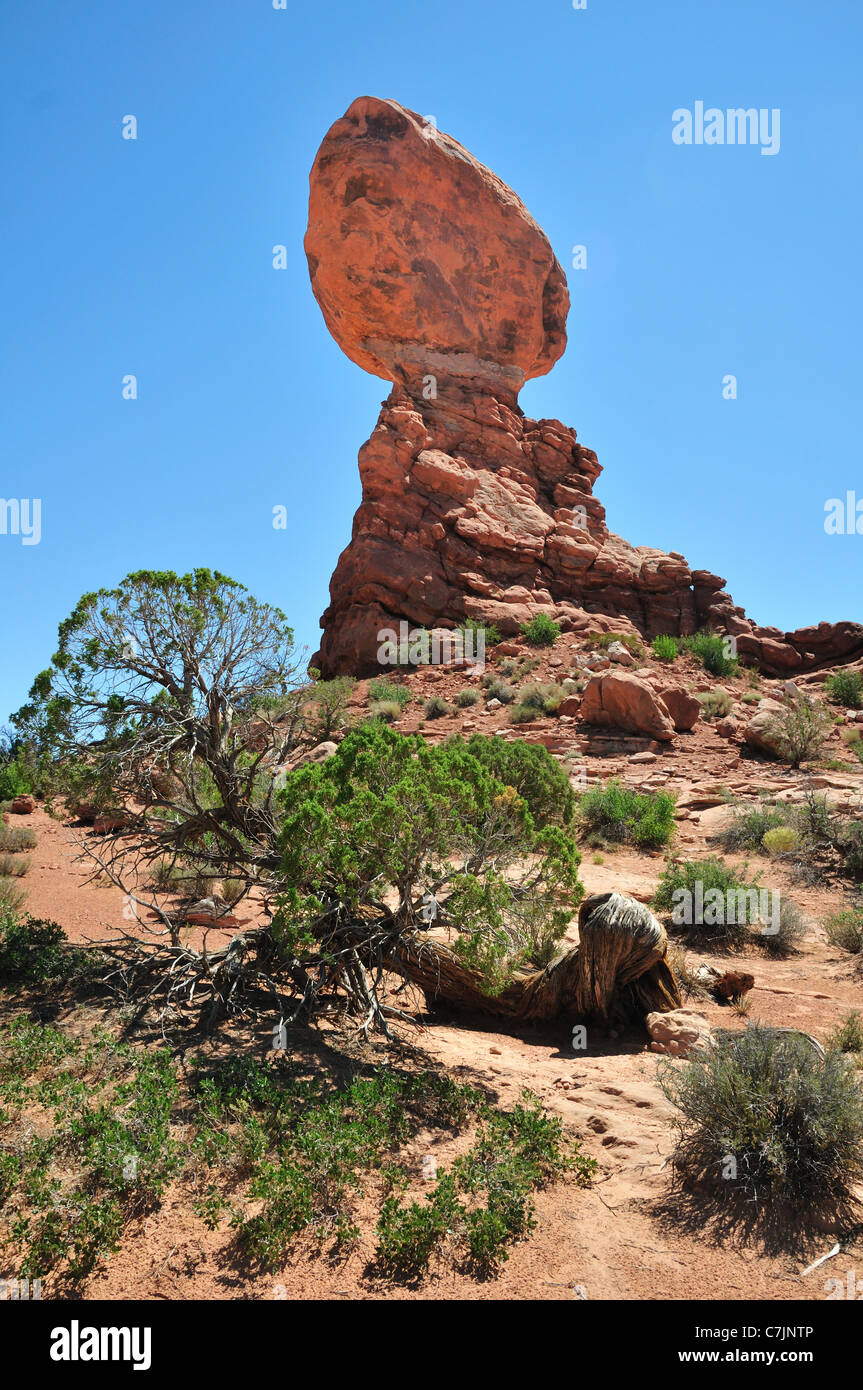 Balanced rock, a formation in Arches National Park Stock Photo - Alamy