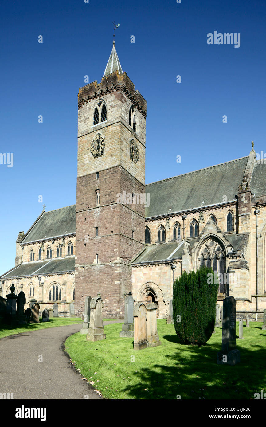 Dunblane cathedral hi-res stock photography and images - Alamy