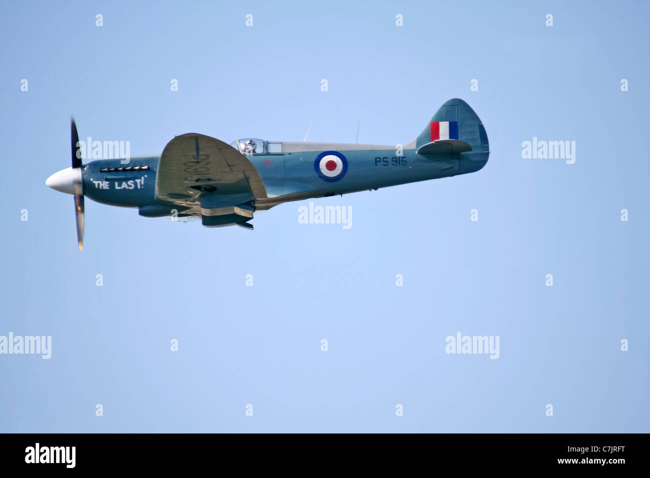 Spitfire ps915 hi-res stock photography and images - Alamy