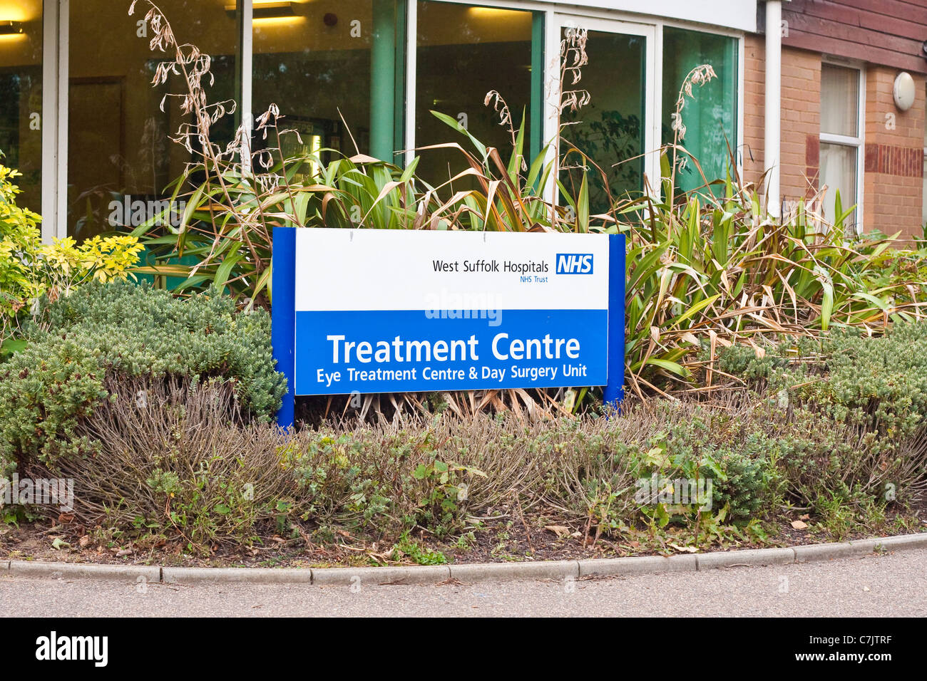 Surgery Sign Hospital Stock Photos & Surgery Sign Hospital Stock Images ...