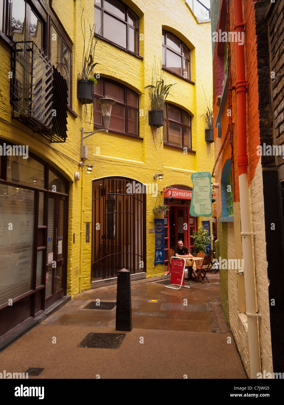 Neil's yard hi-res stock photography and images - Alamy