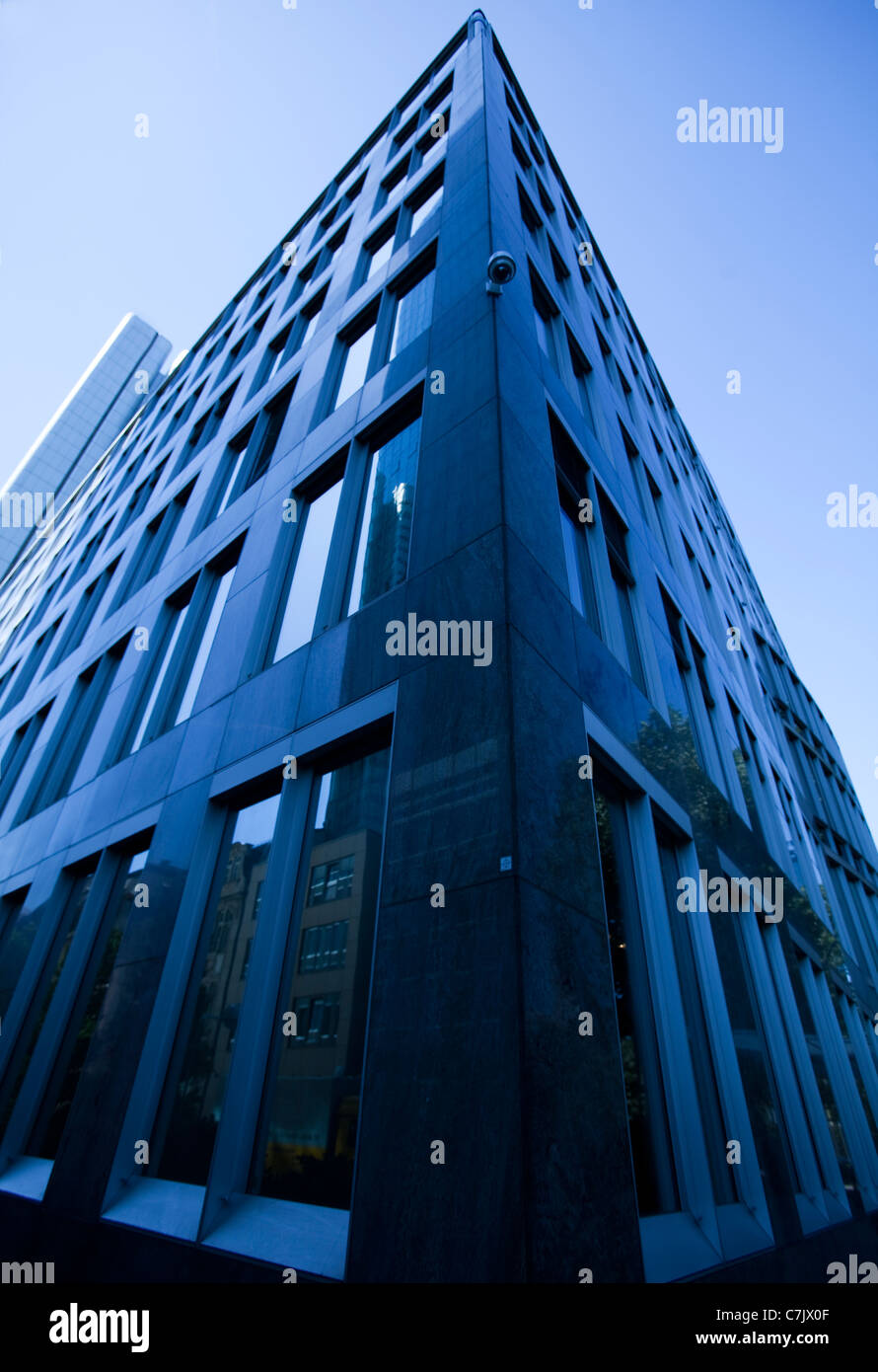 Modern building of business center Stock Photo - Alamy