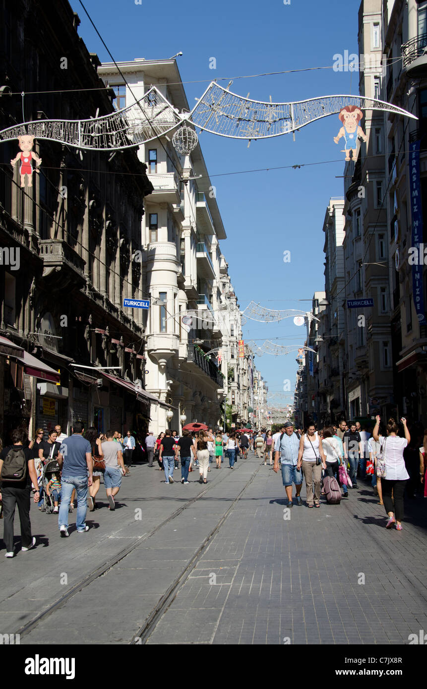 Turkey istanbul taksim square shopping hi-res stock photography and ...