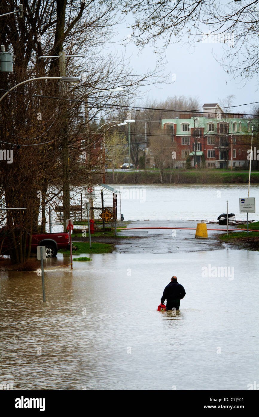 Walking Through Flood Water Stock Photos & Walking Through Flood Water ...