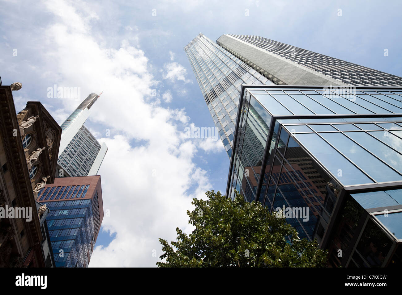 Modern building of business center Stock Photo - Alamy