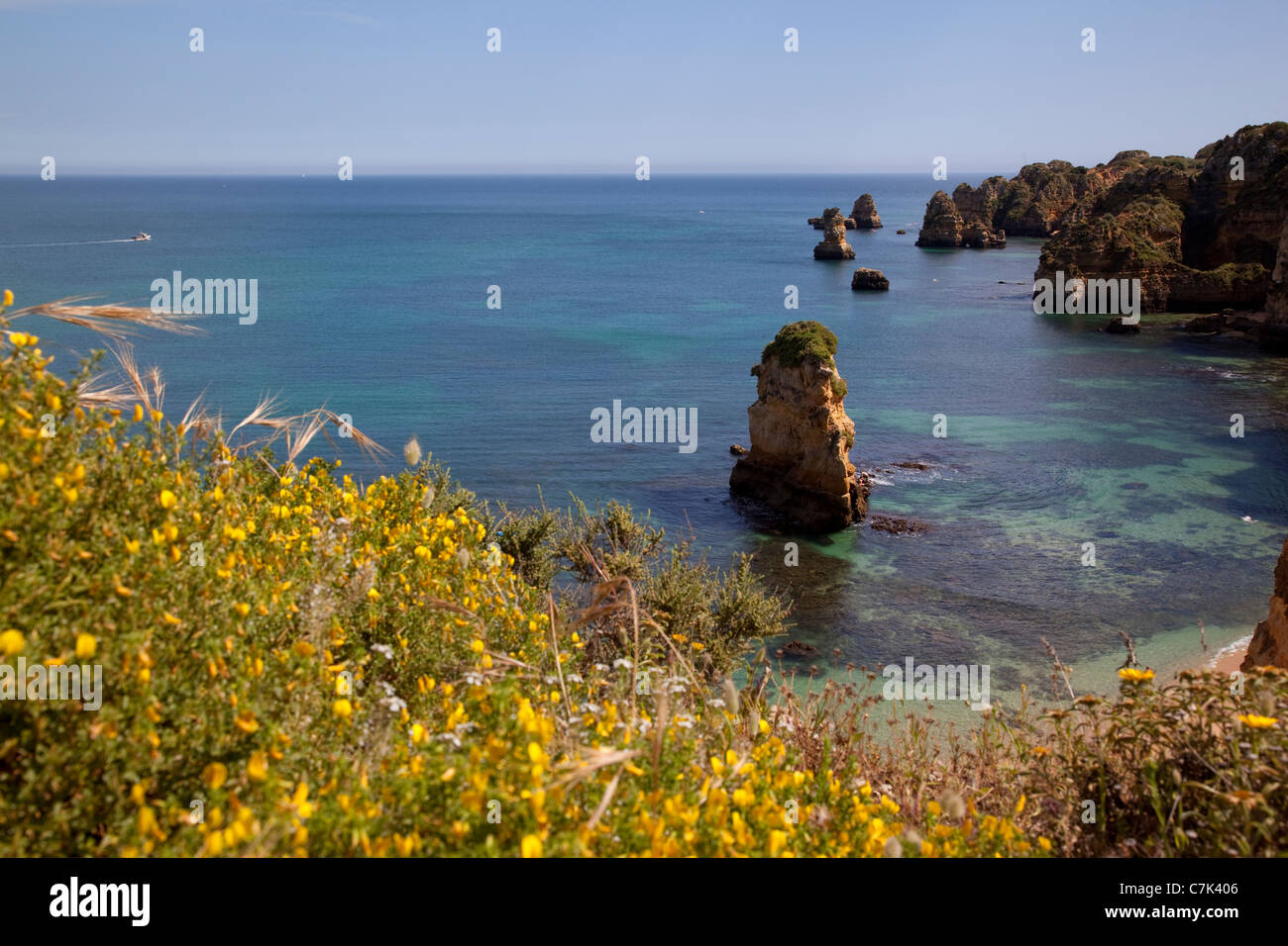 Praia Da Dona Ana Beach High Resolution Stock Photography and Images ...
