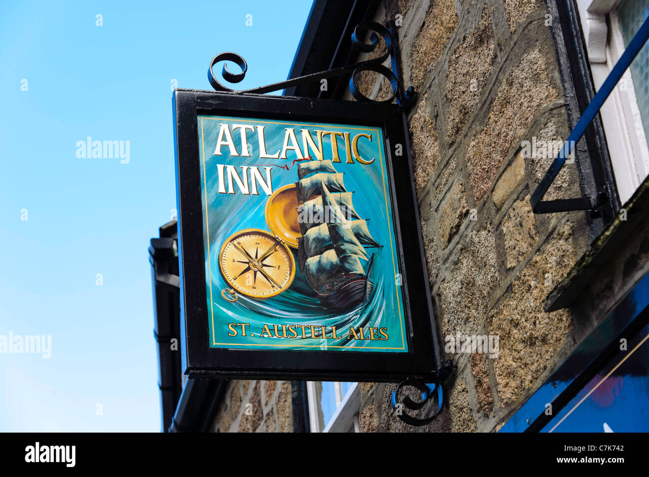 Atlantic inn pub scilly isles hi-res stock photography and images - Alamy