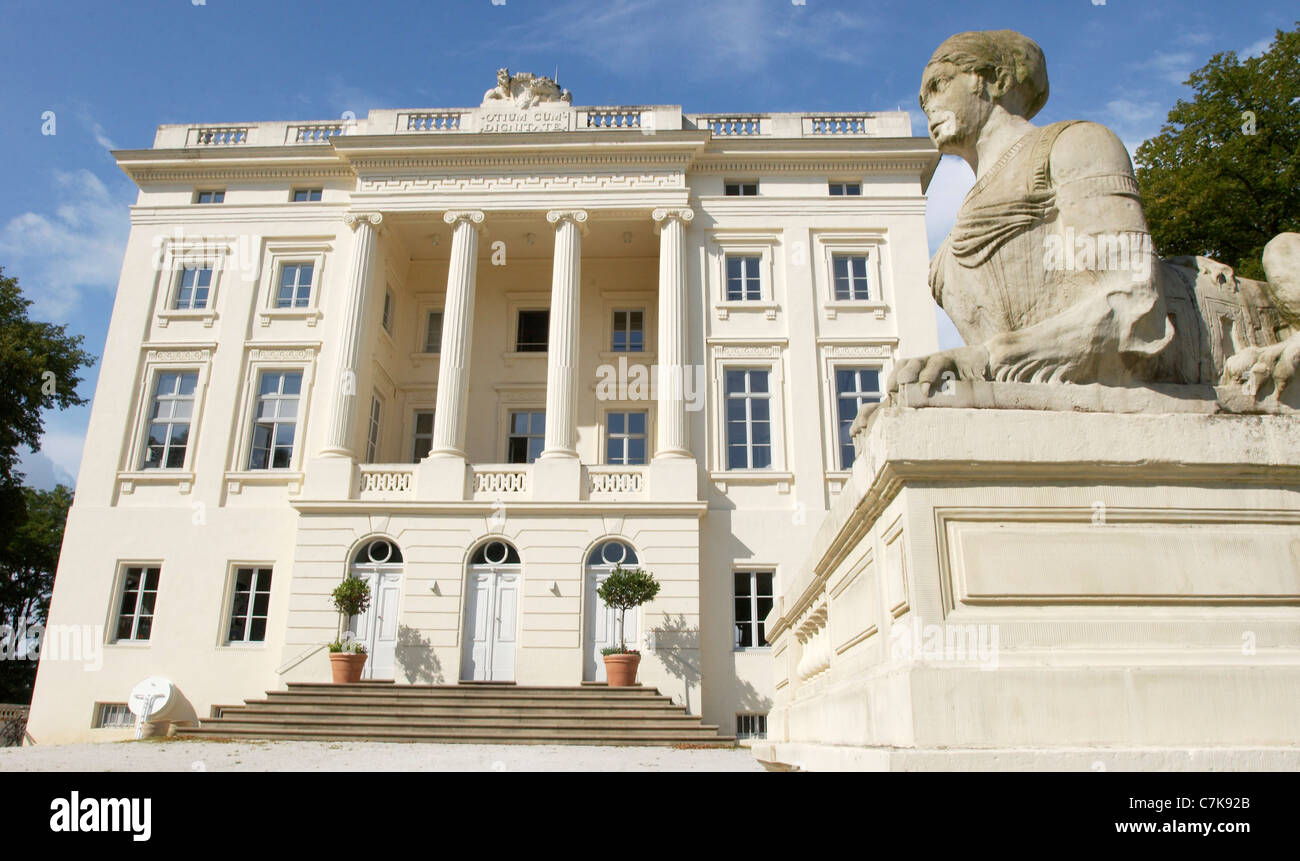 Monaise castle hi-res stock photography and images - Alamy