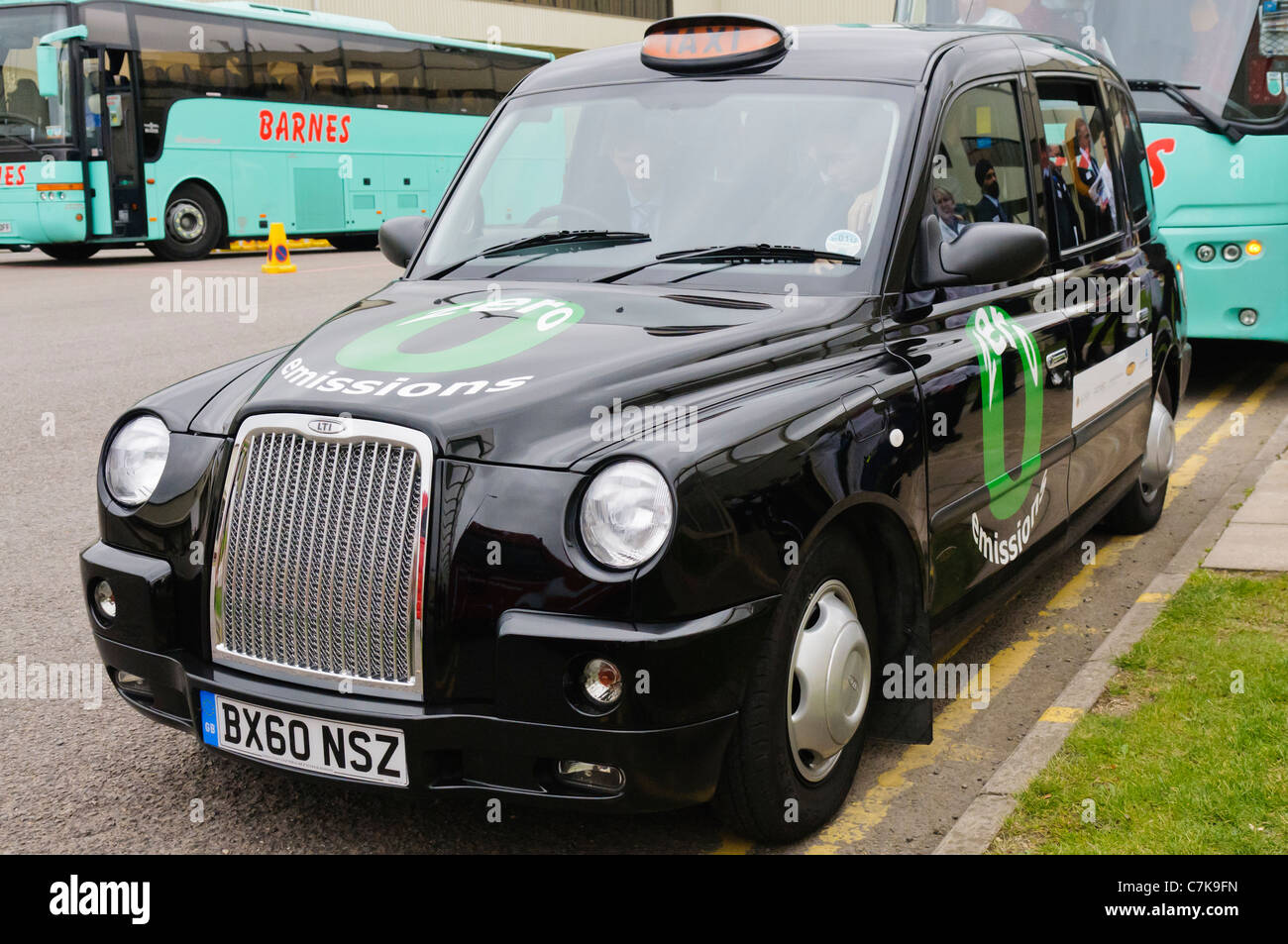 Hydrogen fuel-cell powered London taxi Stock Photo - Alamy