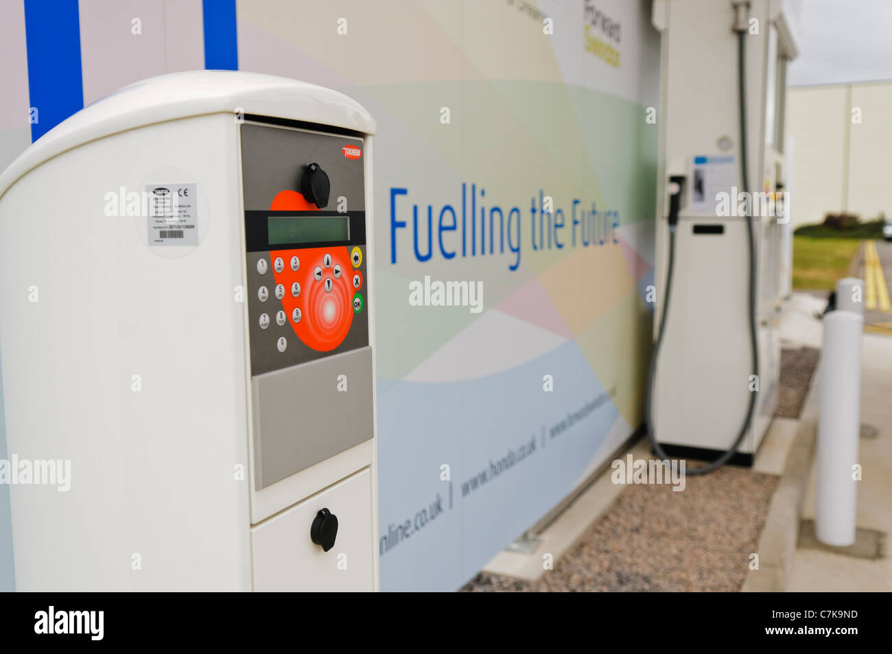 Hydrogen fueling station hi-res stock photography and images - Alamy