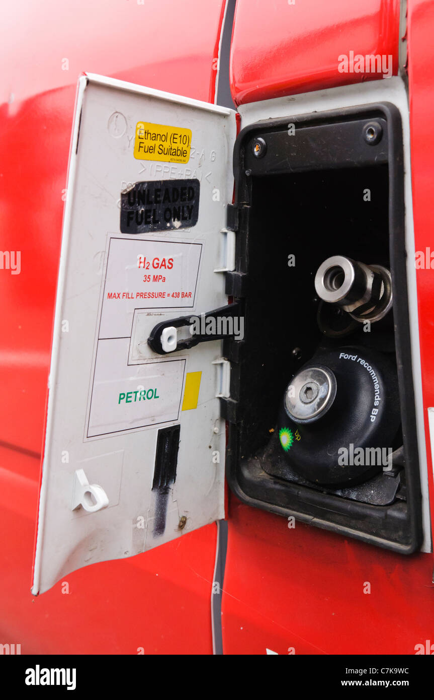 Fill up with hydrogen hi-res stock photography and images - Alamy