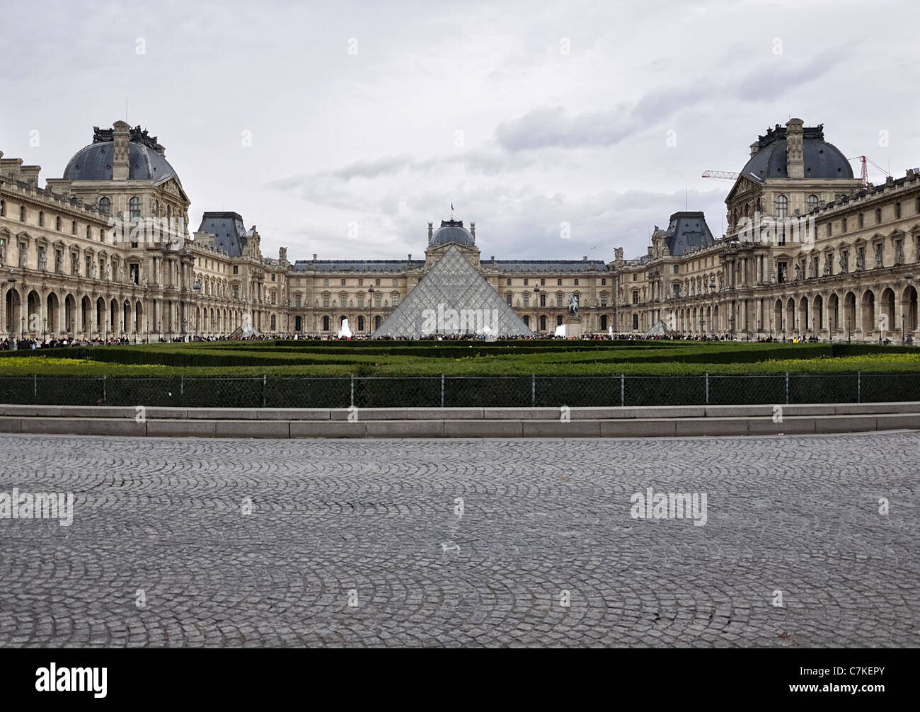 Louvre hi-res stock photography and images - Alamy