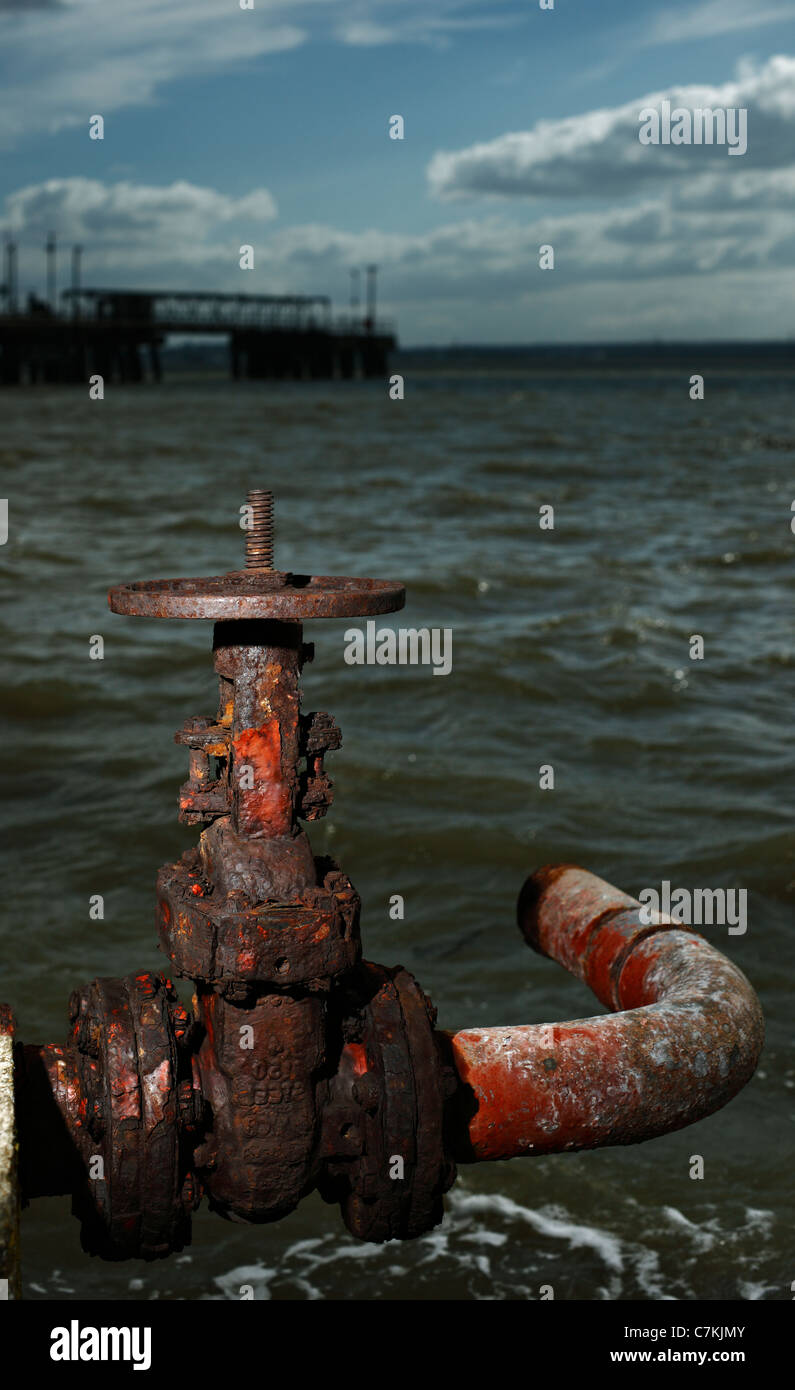 Rusty old gate valve Stock Photo - Alamy