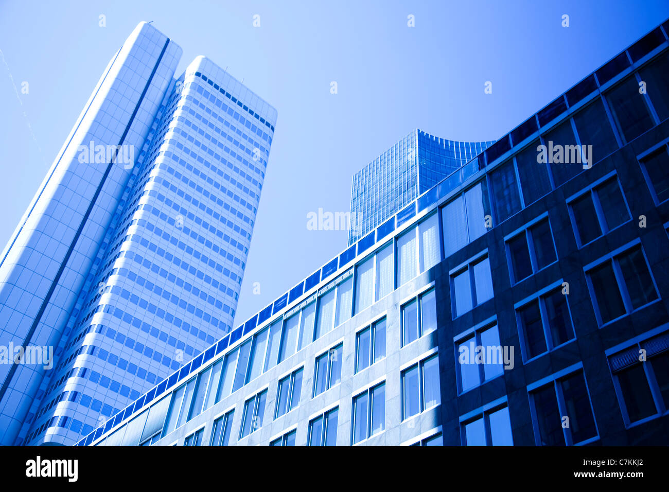Modern business building Stock Photo - Alamy