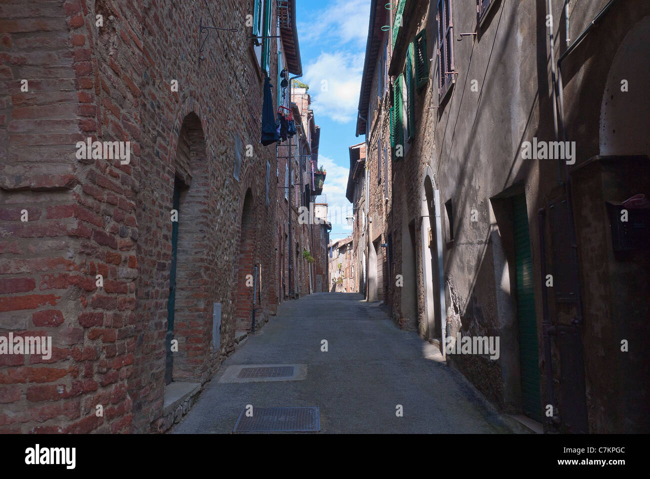 Traditional brick buildings hi-res stock photography and images - Alamy