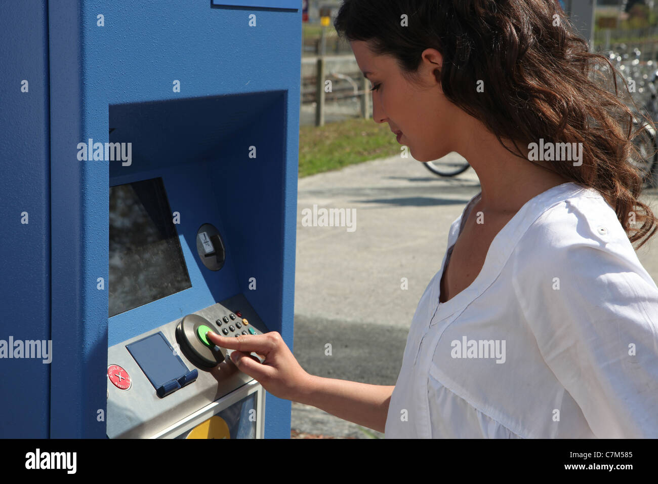 Using car park machine hi-res stock photography and images - Alamy
