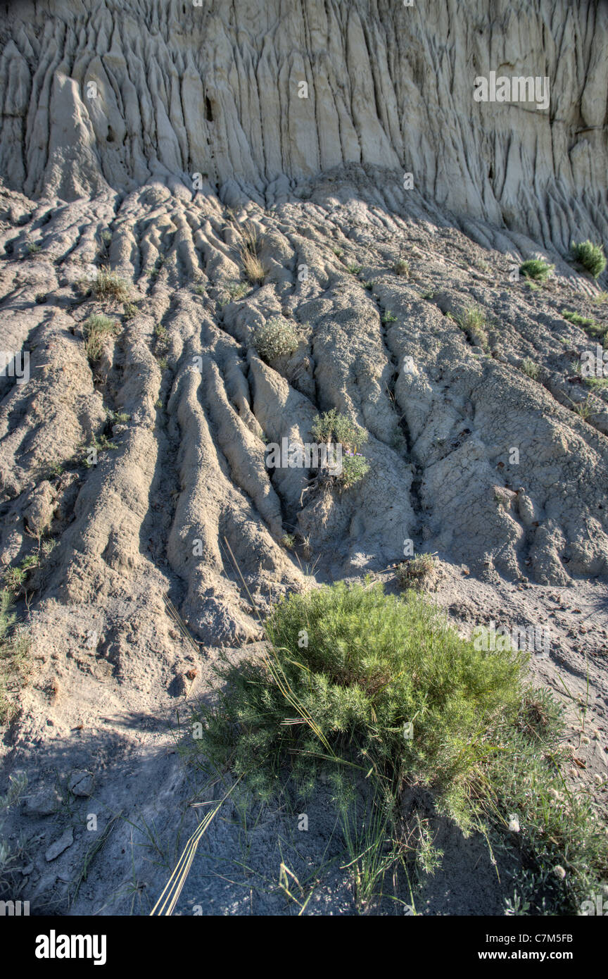 Saskatchewan Big Muddy Badlands hoodoo blue sky Stock Photo - Alamy