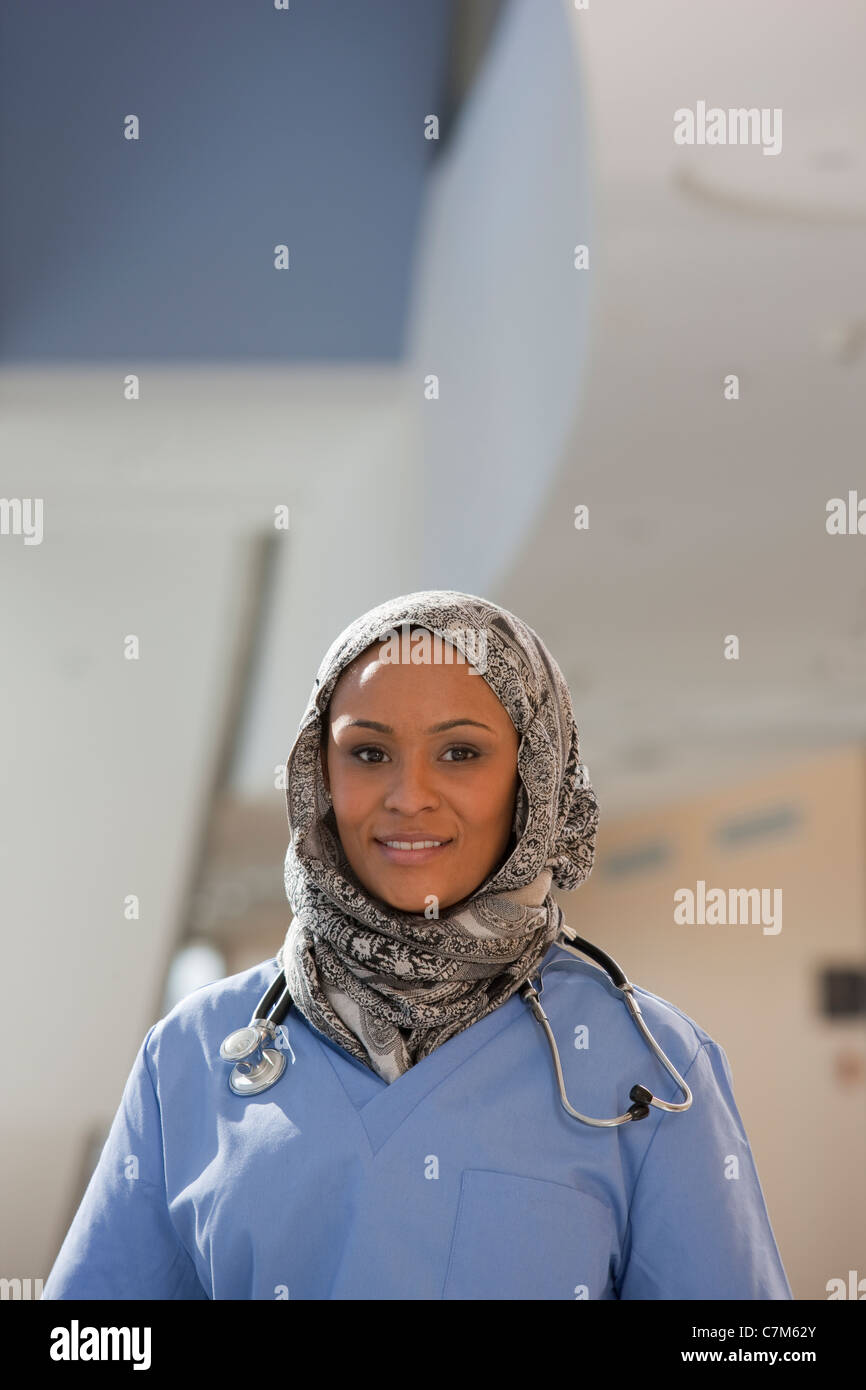 Muslim nurse hi-res stock photography and images - Alamy