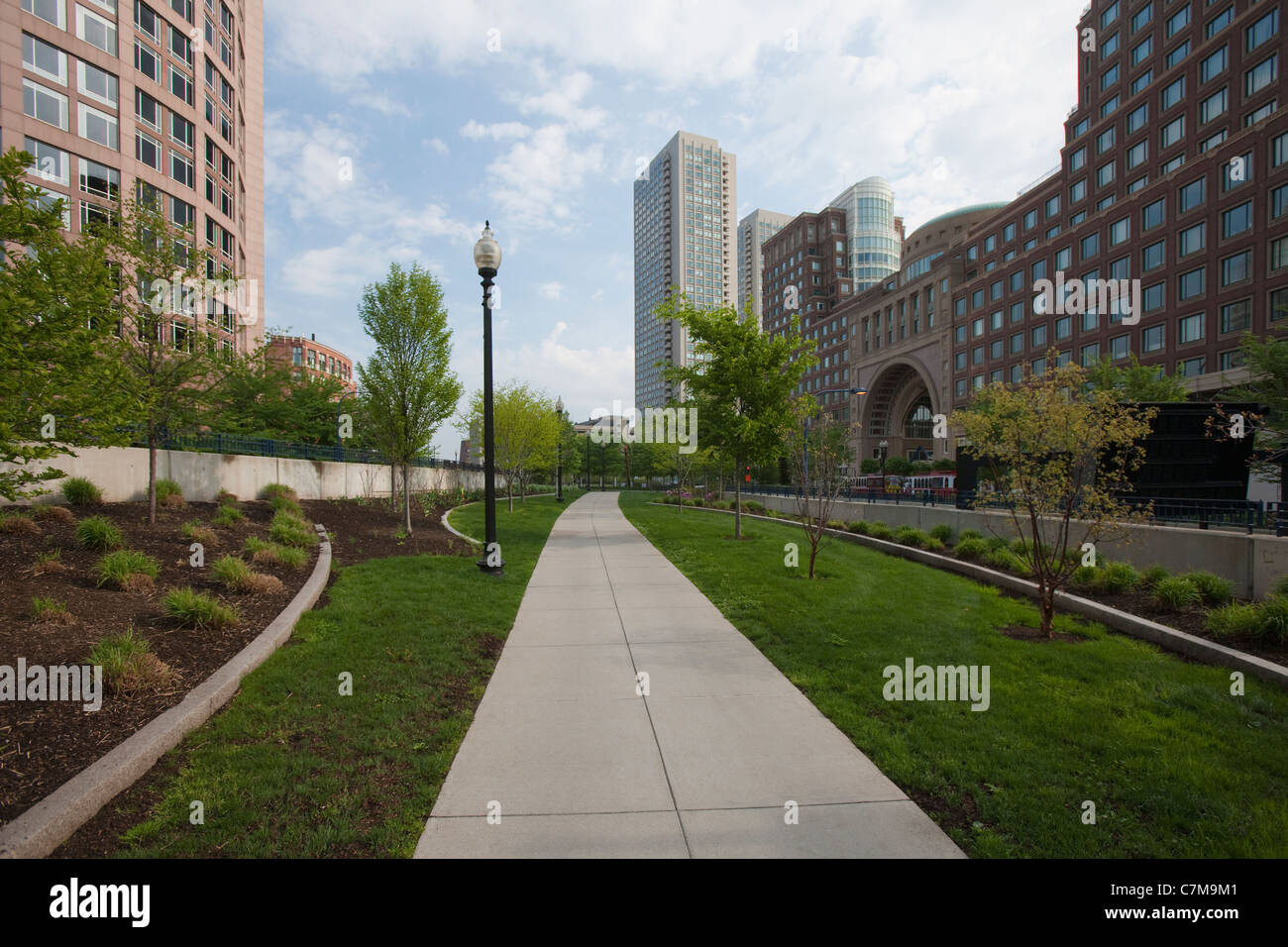 Walkway at Rose Kennedy Greenway in front of Boston Harbor Hotel ...