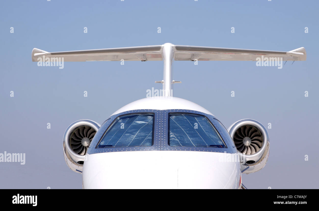 Twin engine business jet airplane hi-res stock photography and images ...